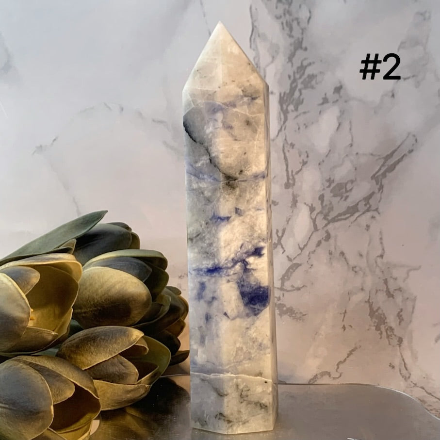 UV Reactive Sodalite Towers – zaiencrystal.com