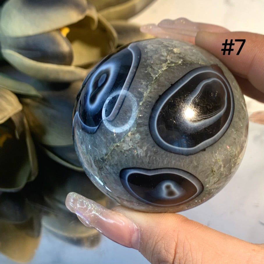 Banded Black Agate Spheres – zaiencrystal.com