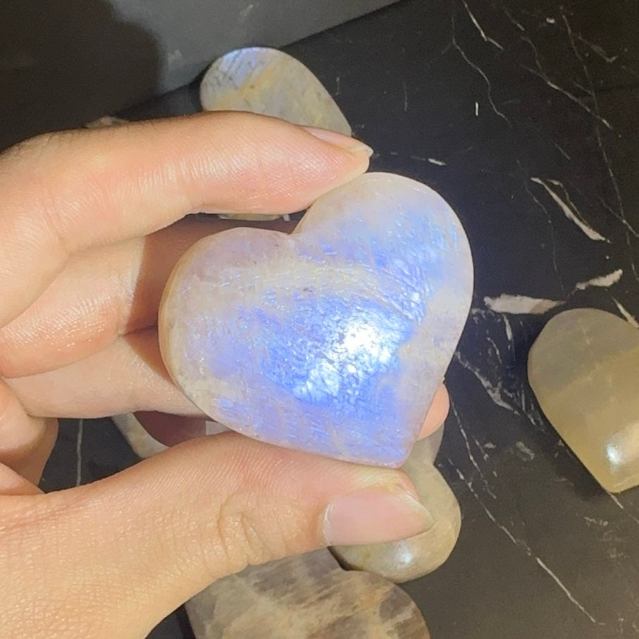 Flashy Moonstone Heart – zaiencrystal.com