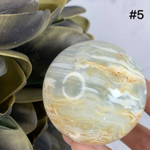 Light Blue Onyx Sphere – zaiencrystal.com