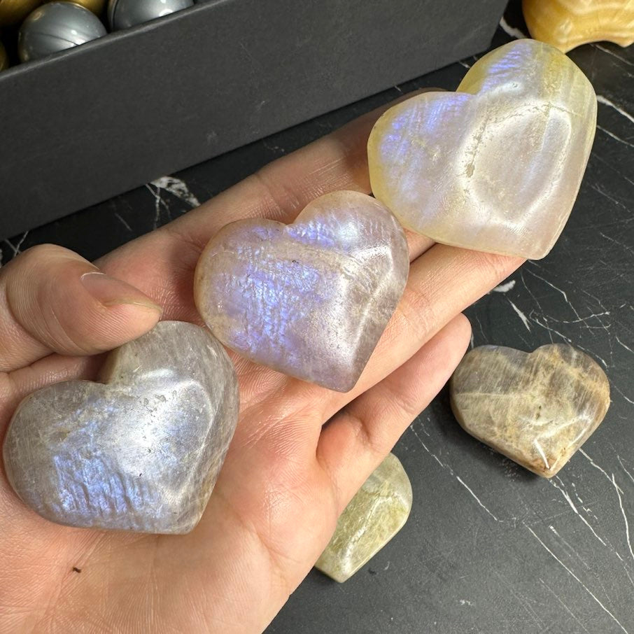 Flashy Moonstone Heart – zaiencrystal.com