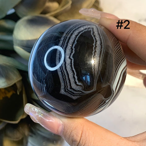 Banded Black Agate Spheres – zaiencrystal.com