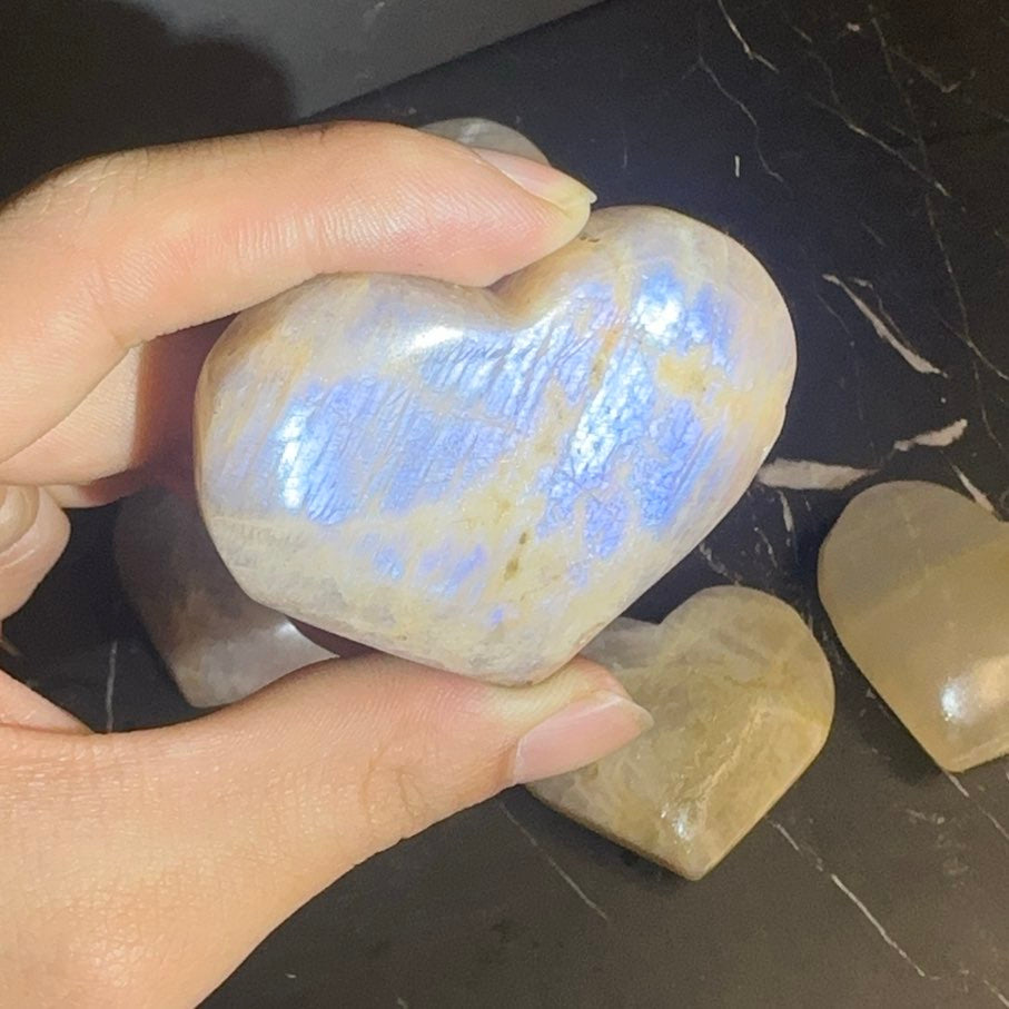 Flashy Moonstone Heart – zaiencrystal.com