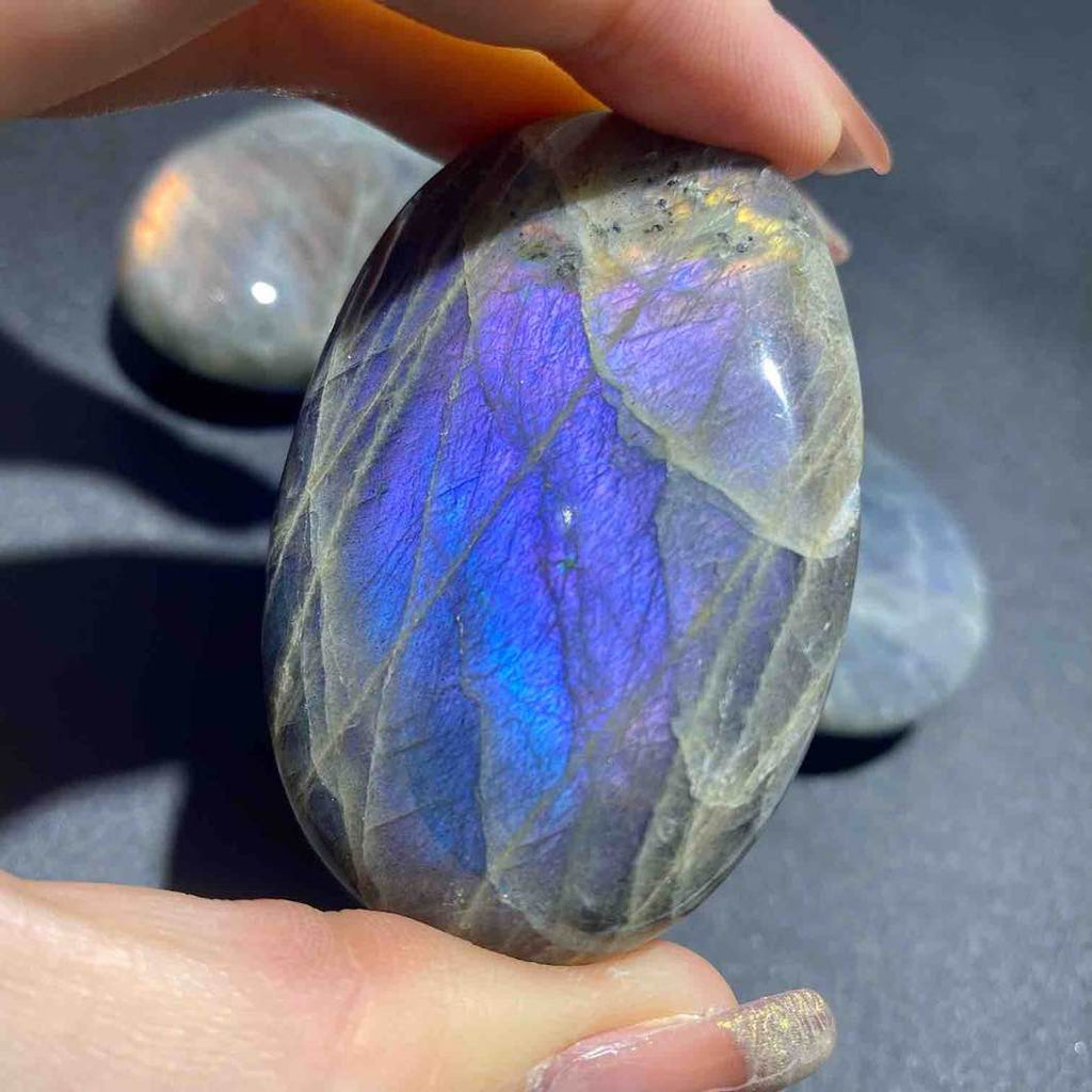 Purple Labradorite Palm – zaiencrystal.com